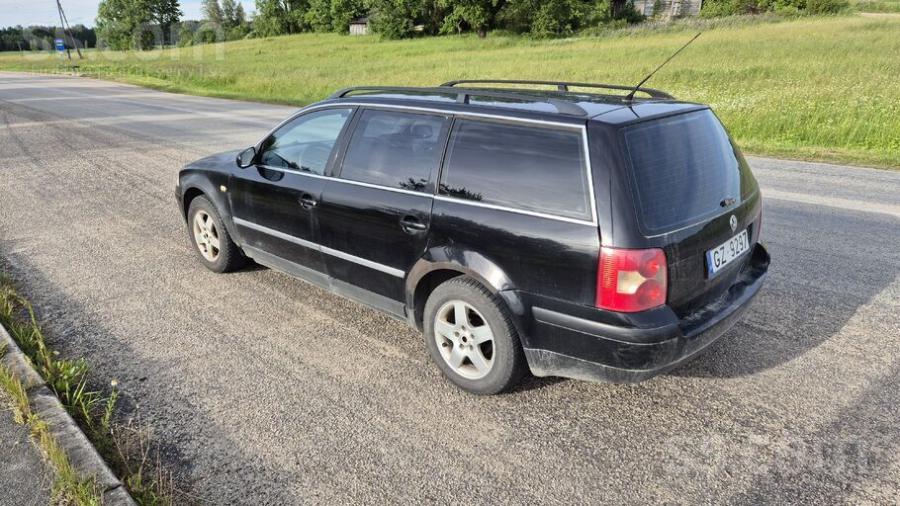 Black Volkswagen Passat B5 2003 in Jekabpils, with an engine capacity of 1.90 L and mileage of 489 thousand km for 1100 €, photo 4 on AUTOMOTO.COM.LV
