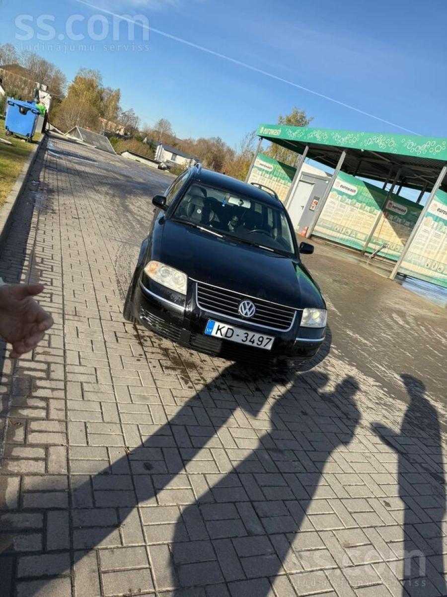 Black Volkswagen Passat B5 2003 in Rezekne, with an engine capacity of 1.90 L and mileage of 388 thousand km for 1800 €, photo 4 on AUTOMOTO.COM.LV