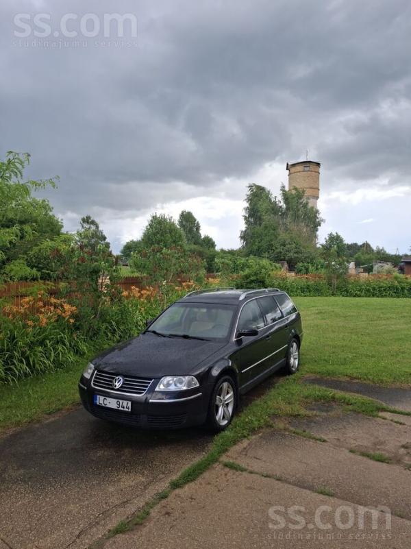 Black Volkswagen Passat B5 2003 in Tukums, with an engine capacity of 2.50 L and mileage of 342 thousand km for 1800 €, photo 2 on AUTOMOTO.COM.LV