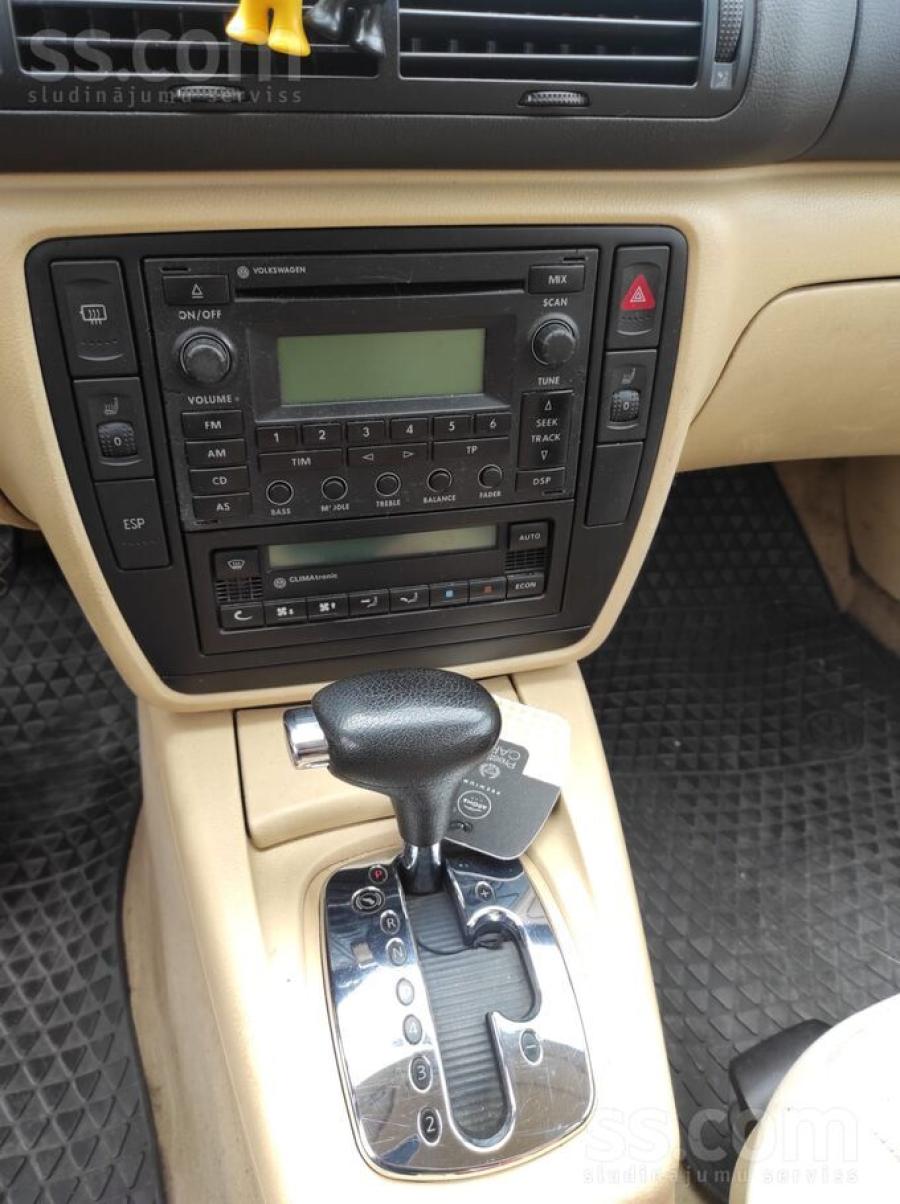 Black Volkswagen Passat B5 2003 in Tukums, with an engine capacity of 2.50 L and mileage of 342 thousand km for 1800 €, photo 5 on AUTOMOTO.COM.LV