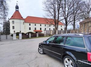 Black Volkswagen Passat B5 2003 in Tukums, with an engine capacity of 2.50 L and mileage of 342 thousand km for 1800 €, photo 9 on AUTOMOTO.COM.LV