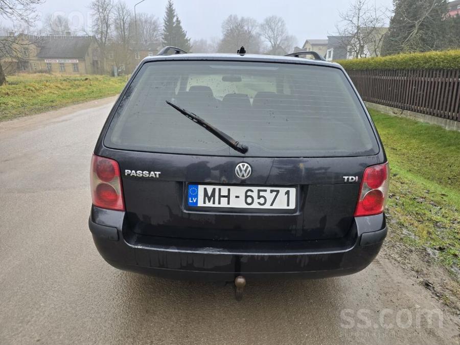 Melns Volkswagen Passat B5 2004 Jelgava, ar dzinēja tilpumu 1.90 L un nobraukumu 373 tūkst. km par 1500 €, foto 4 vietnē AUTOMOTO.COM.LV