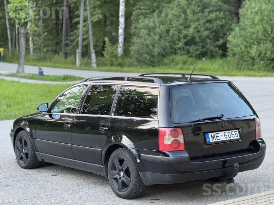 Черный Фольксваген Пассат Б5 2004 в Юрмала, объемом двигателя 1.90 л и пробегом 490 тыс. км за 1100 €, фото 3 на AUTOMOTO.COM.LV