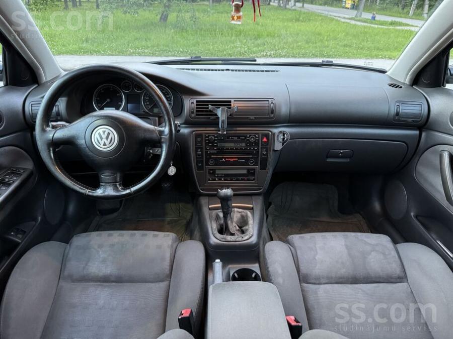 Черный Фольксваген Пассат Б5 2004 в Юрмала, объемом двигателя 1.90 л и пробегом 490 тыс. км за 1100 €, фото 9 на AUTOMOTO.COM.LV