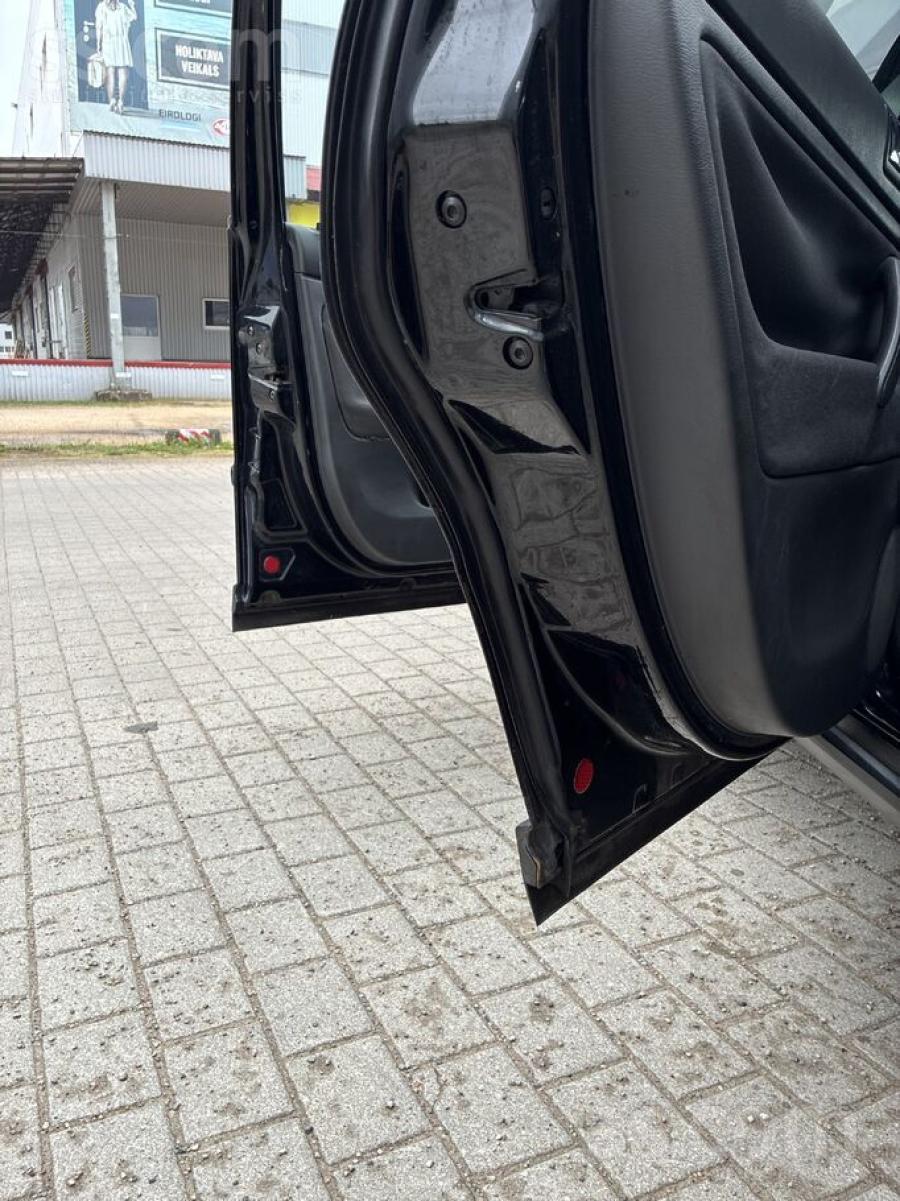 Melns Volkswagen Passat B5 2004 Rīga, ar dzinēja tilpumu 1.90 L un nobraukumu 324 tūkst. km par 2490 €, foto 13 vietnē AUTOMOTO.COM.LV