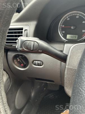Melns Volkswagen Passat B5 2004 Rīga, ar dzinēja tilpumu 1.90 L un nobraukumu 324 tūkst. km par 2490 €, foto 24 vietnē AUTOMOTO.COM.LV