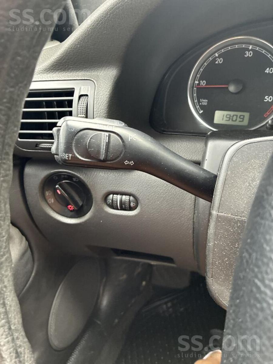 Melns Volkswagen Passat B5 2004 Rīga, ar dzinēja tilpumu 1.90 L un nobraukumu 324 tūkst. km par 2490 €, foto 24 vietnē AUTOMOTO.COM.LV