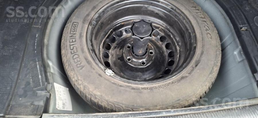 Melns Volkswagen Passat B5 2004 Daugavpils, ar dzinēja tilpumu 1.90 L un nobraukumu 390 tūkst. km par 1450 €, foto 15 vietnē AUTOMOTO.COM.LV