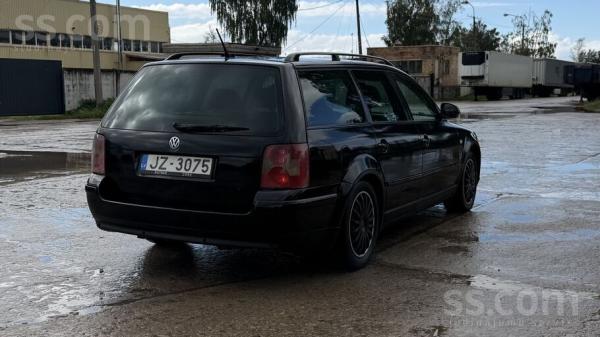 Melns Volkswagen Passat B5 2004 Rīga, ar dzinēja tilpumu 2.50 L un nobraukumu 334 tūkst. km par 1990 €, foto 3 vietnē AUTOMOTO.COM.LV