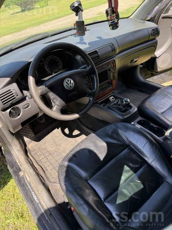 Black Volkswagen Passat B5 2005 in Aizkraukle, with an engine capacity of 1.90 L and mileage of 355 thousand km for 1300 €, photo 8 on AUTOMOTO.COM.LV