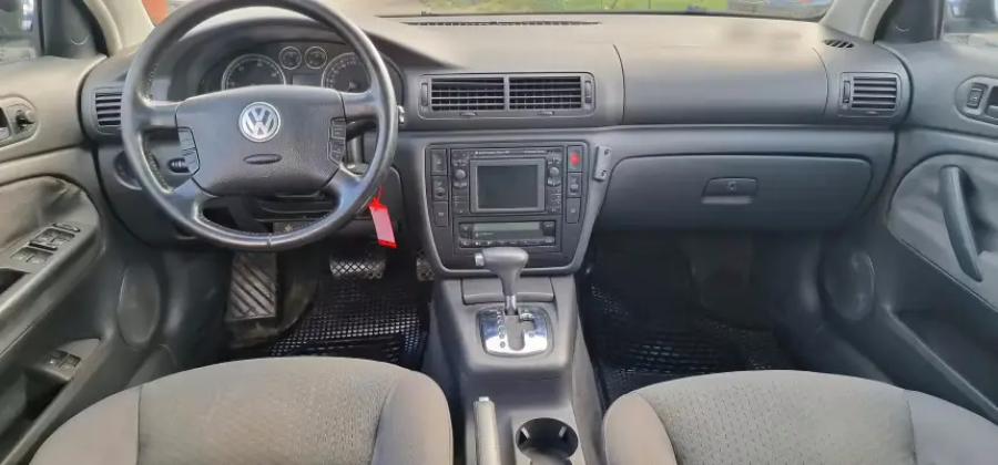 Melns Volkswagen Passat B5 2005 Valmiera, ar dzinēja tilpumu 2.50 L un nobraukumu 308 tūkst. km par 1500 €, foto 8 vietnē AUTOMOTO.COM.LV