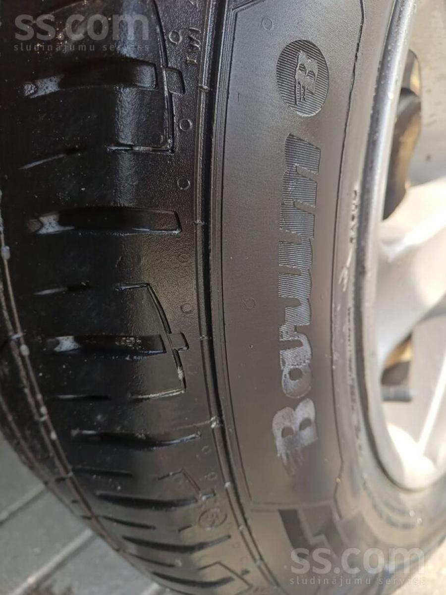 Melns Volkswagen Passat B5 2005 Rīga, ar dzinēja tilpumu 1.90 L un nobraukumu 323 tūkst. km par 1250 €, foto 4 vietnē AUTOMOTO.COM.LV