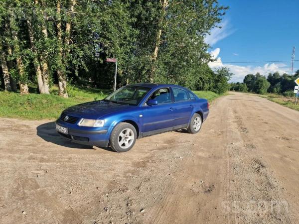 Blue Volkswagen Passat B5 1999 in Saldus, with an engine capacity of 1.80 L and mileage of 272 thousand km for 1100 €, photo 2 on AUTOMOTO.COM.LV
