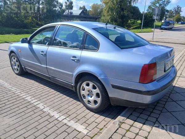 Фольксваген Пассат Б5 1996 в Резекне на AUTOMOTO.COM.LV Синий Фольксваген Пассат Б5 1996 в Резекне, объемом двигателя 1.80 л и пробегом 540 тыс. км за 950 €, фото 3 на AUTOMOTO.COM.LV
