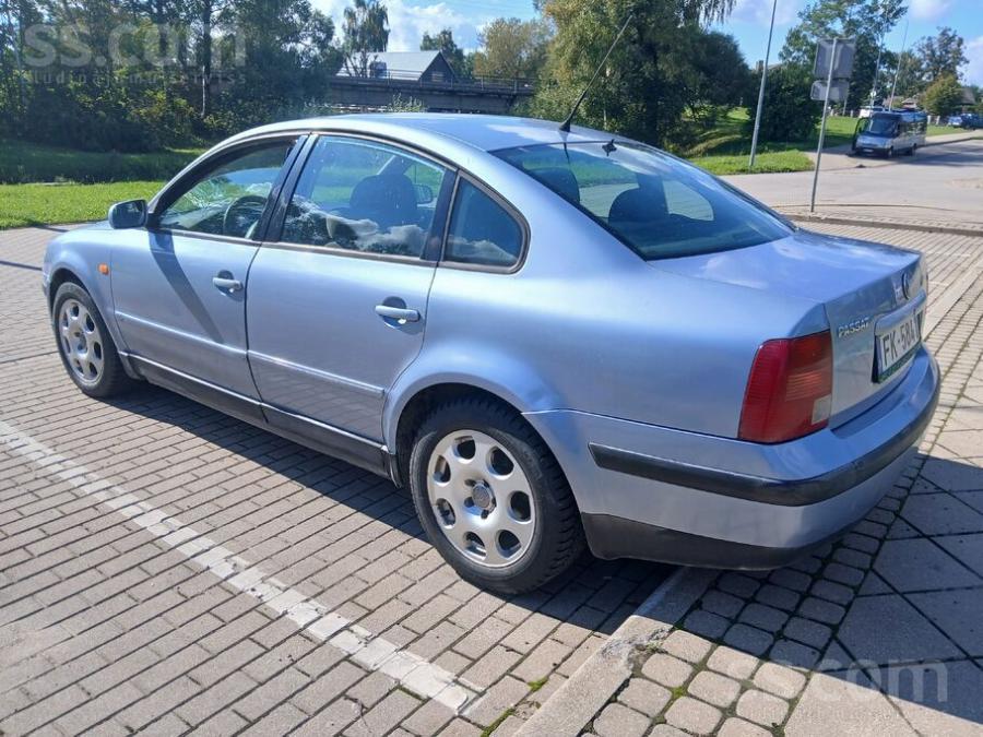 Синий Фольксваген Пассат Б5 1996 в Резекне, объемом двигателя 1.80 л и пробегом 540 тыс. км за 950 €, фото 3 на AUTOMOTO.COM.LV