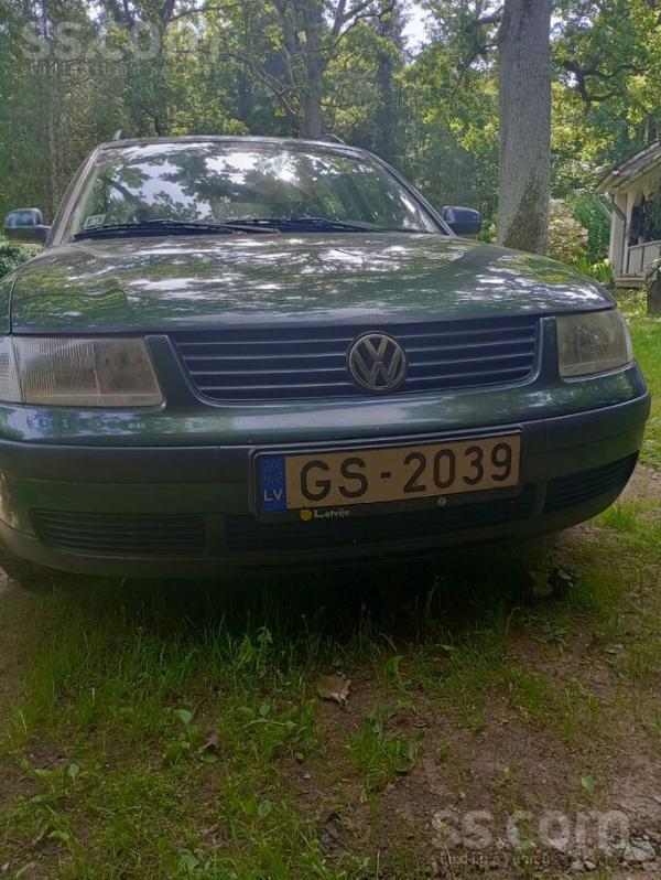 Blue Volkswagen Passat B5 1997 in Bauska, with an engine capacity of 1.80 L and mileage of 268 thousand km for 950 €, photo 1 on AUTOMOTO.COM.LV