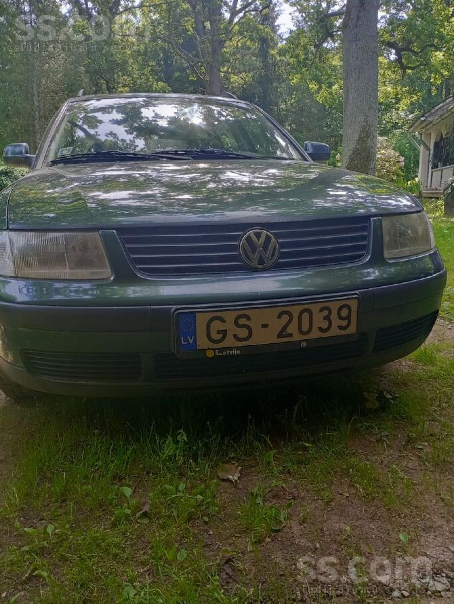 Blue Volkswagen Passat B5 1997 in Bauska, with an engine capacity of 1.80 L and mileage of 268 thousand km for 950 €, photo 1 on AUTOMOTO.COM.LV