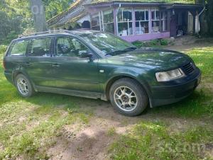 Blue Volkswagen Passat B5 1997 in Bauska, with an engine capacity of 1.80 L and mileage of 268 thousand km for 950 €, photo 3 on AUTOMOTO.COM.LV