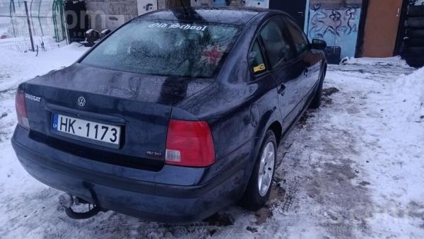 Blue Volkswagen Passat B5 1997 in Jelgava, with an engine capacity of 1.60 L and mileage of 259 thousand km for 600 €, photo 2 on AUTOMOTO.COM.LV