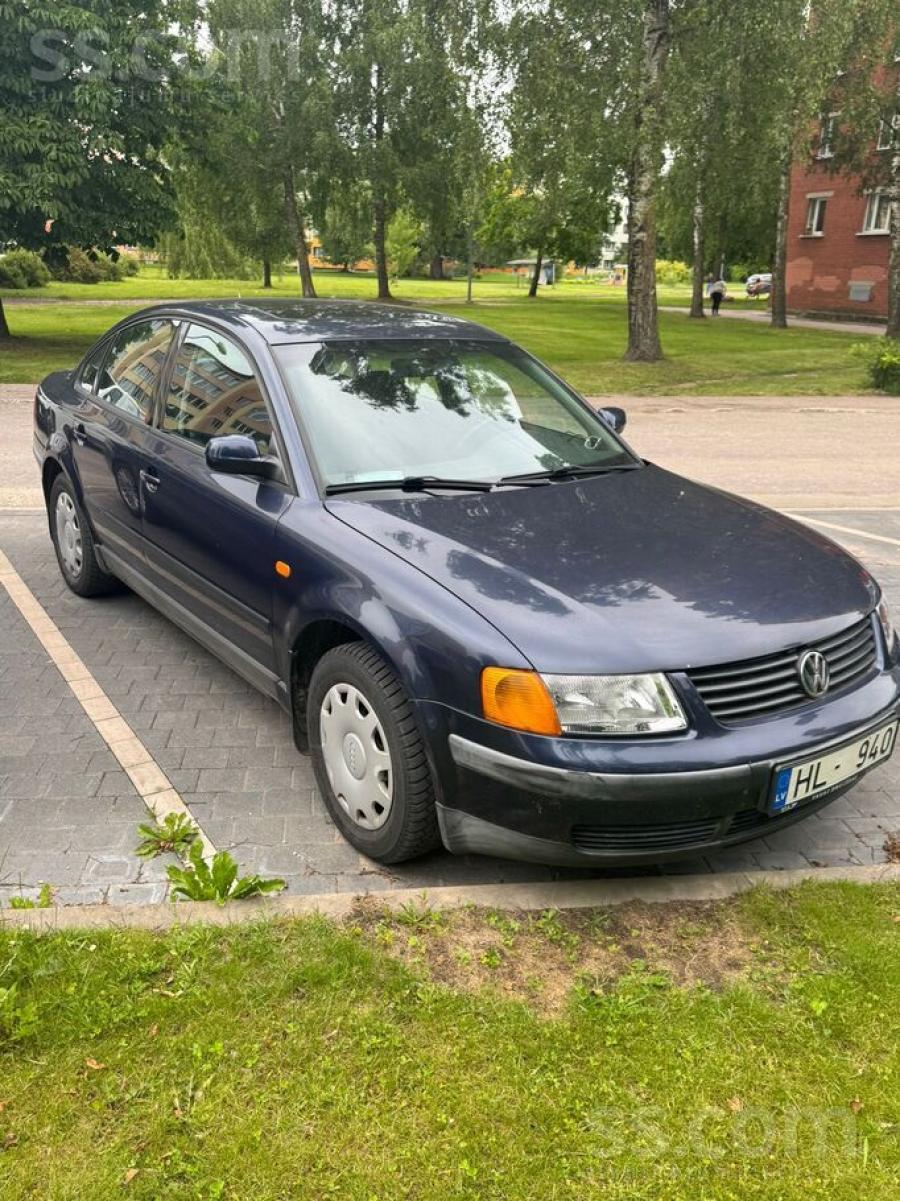 Zils Volkswagen Passat B5 1997 Rīga, ar dzinēja tilpumu 1.60 L un nobraukumu 240 tūkst. km par 1000 €, foto 4 vietnē AUTOMOTO.COM.LV