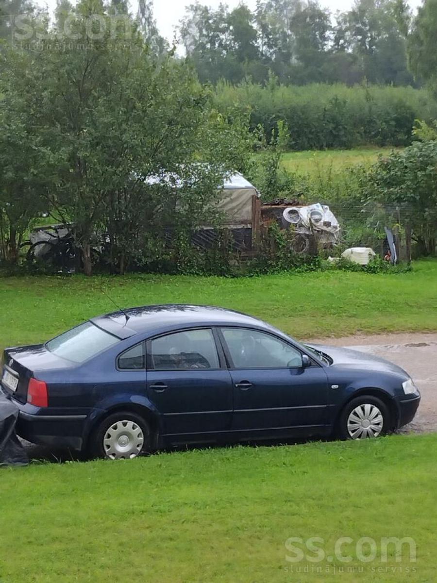 Zils Volkswagen Passat B5 1997 Rīga, ar dzinēja tilpumu 1.80 L un nobraukumu 370 tūkst. km par 350 €, foto 1 vietnē AUTOMOTO.COM.LV