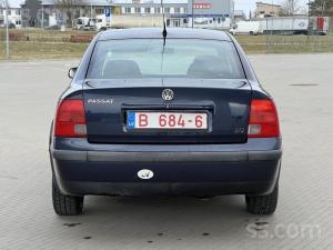 Zils Volkswagen Passat B5 1998 Rēzekne, ar dzinēja tilpumu 1.60 L un nobraukumu 0 tūkst. km par 990 €, foto 6 vietnē AUTOMOTO.COM.LV