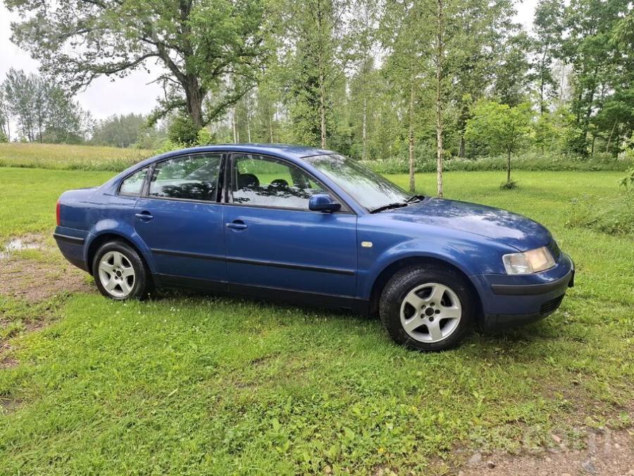 Blue Volkswagen Passat B5 1999 in Gulbene, with an engine capacity of 1.80 L and mileage of 255 thousand km for 1200 €, photo 2 on AUTOMOTO.COM.LV