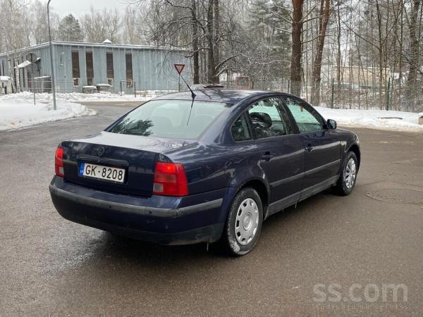 Blue Volkswagen Passat B5 1999 in Riga, with an engine capacity of 1.60 L and mileage of 0 thousand km for 1199 €, photo 5 on AUTOMOTO.COM.LV