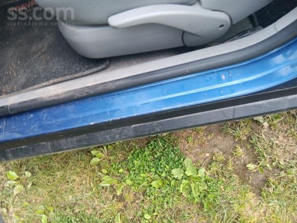 Zils Volkswagen Passat B5 1999 Jelgava, ar dzinēja tilpumu 1.80 L un nobraukumu 269 tūkst. km par 650 €, foto 4 vietnē AUTOMOTO.COM.LV