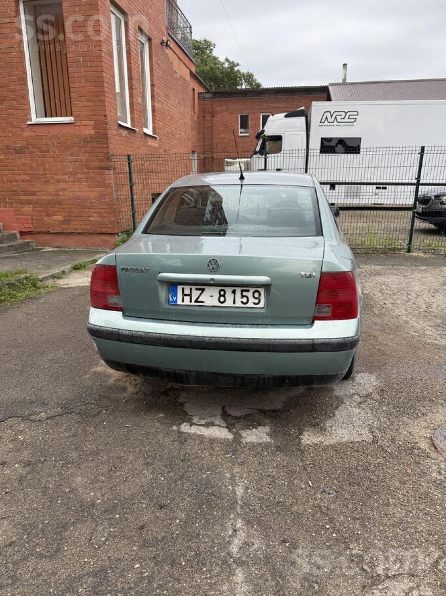 Zils Volkswagen Passat B5 1999 Bauska, ar dzinēja tilpumu 1.90 L un nobraukumu 314 tūkst. km par 450 €, foto 4 vietnē AUTOMOTO.COM.LV