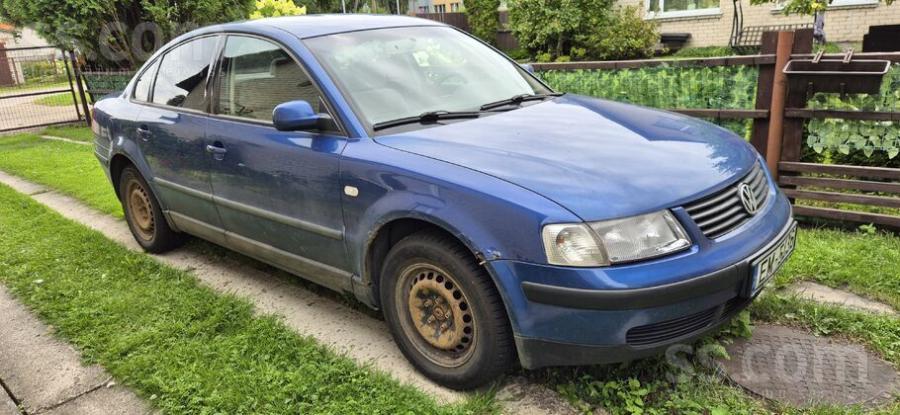 Blue Volkswagen Passat B5 2000 in Jelgava, with an engine capacity of 1.80 L and mileage of 216 thousand km for 500 €, photo 1 on AUTOMOTO.COM.LV