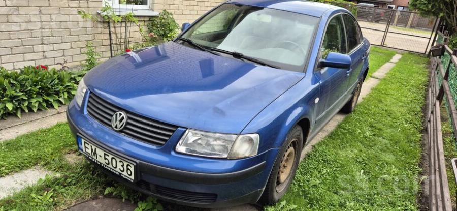 Blue Volkswagen Passat B5 2000 in Jelgava, with an engine capacity of 1.80 L and mileage of 216 thousand km for 500 €, photo 3 on AUTOMOTO.COM.LV