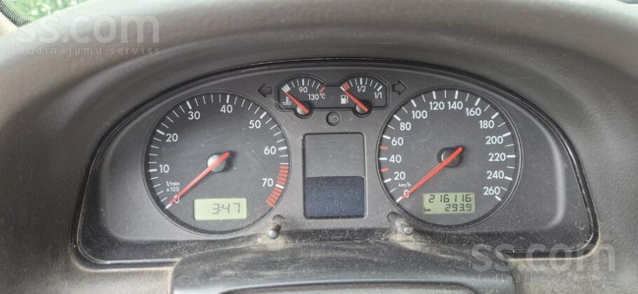 Blue Volkswagen Passat B5 2000 in Jelgava, with an engine capacity of 1.80 L and mileage of 216 thousand km for 500 €, photo 9 on AUTOMOTO.COM.LV