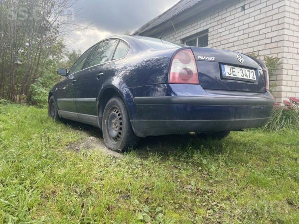 Zils Volkswagen Passat B5 2001 Rēzekne, ar dzinēja tilpumu 1.90 L un nobraukumu 232 tūkst. km par 1800 €, foto 3 vietnē AUTOMOTO.COM.LV