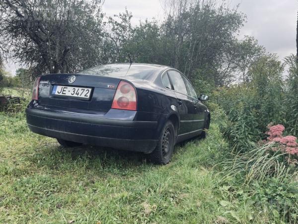Zils Volkswagen Passat B5 2001 Rēzekne, ar dzinēja tilpumu 1.90 L un nobraukumu 232 tūkst. km par 1800 €, foto 4 vietnē AUTOMOTO.COM.LV