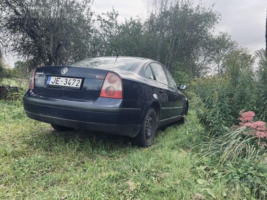 Zils Volkswagen Passat B5 2001 Rēzekne, ar dzinēja tilpumu 1.90 L un nobraukumu 232 tūkst. km par 1800 €, foto 4 vietnē AUTOMOTO.COM.LV