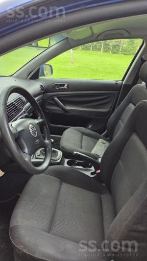 Blue Volkswagen Passat B5 2001 in Valmiera, with an engine capacity of 2.00 L and mileage of 248 thousand km for 1400 €, photo 4 on AUTOMOTO.COM.LV