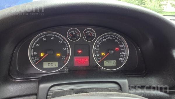 Blue Volkswagen Passat B5 2001 in Valmiera, with an engine capacity of 2.00 L and mileage of 248 thousand km for 1400 €, photo 7 on AUTOMOTO.COM.LV