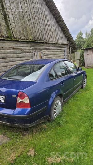 Blue Volkswagen Passat B5 2001 in Valmiera, with an engine capacity of 2.00 L and mileage of 248 thousand km for 1400 €, photo 9 on AUTOMOTO.COM.LV