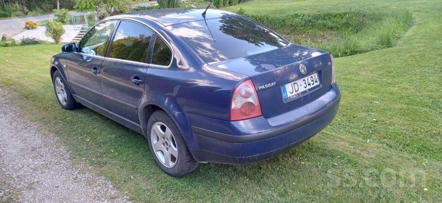 Zils Volkswagen Passat B5 2001 Alūksne, ar dzinēja tilpumu 1.90 L un nobraukumu 338 tūkst. km par 1200 €, foto 4 vietnē AUTOMOTO.COM.LV