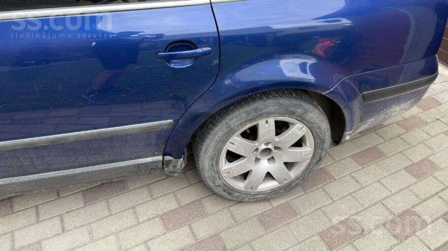 Blue Volkswagen Passat B5 2002 in Jelgava, with an engine capacity of 1.90 L and mileage of 420 thousand km for 500 €, photo 5 on AUTOMOTO.COM.LV