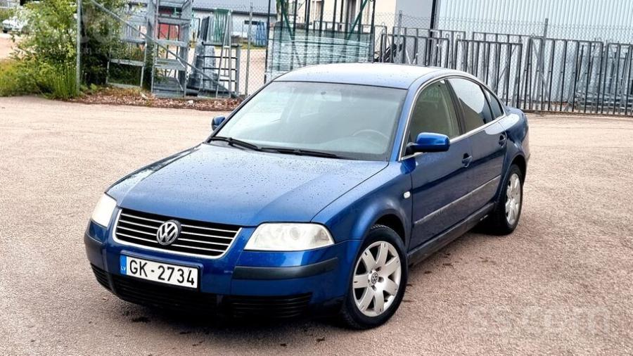 Zils Volkswagen Passat B5 2002 Cēsis, ar dzinēja tilpumu 1.90 L un nobraukumu 420 tūkst. km par 1300 €, foto 1 vietnē AUTOMOTO.COM.LV