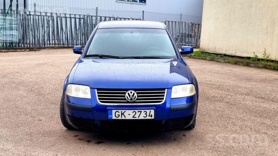 Zils Volkswagen Passat B5 2002 Cēsis, ar dzinēja tilpumu 1.90 L un nobraukumu 420 tūkst. km par 1300 €, foto 3 vietnē AUTOMOTO.COM.LV