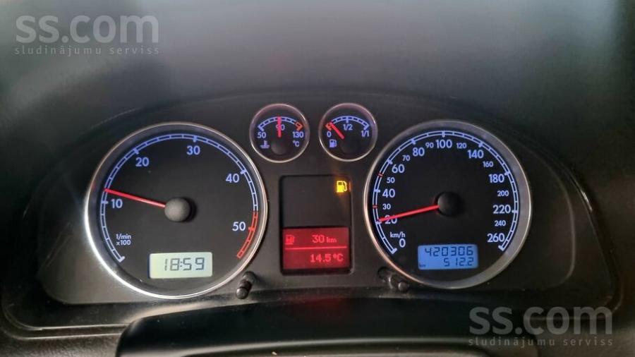 Zils Volkswagen Passat B5 2002 Cēsis, ar dzinēja tilpumu 1.90 L un nobraukumu 420 tūkst. km par 1300 €, foto 15 vietnē AUTOMOTO.COM.LV