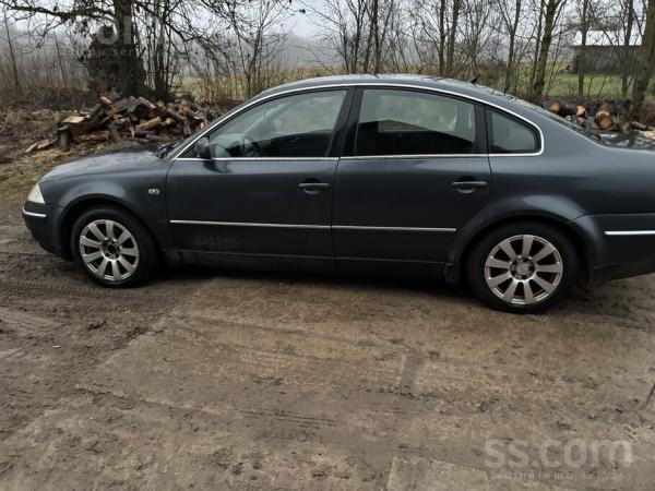 Blue Volkswagen Passat B5 2003 in Madona, with an engine capacity of 1.80 L and mileage of 271 thousand km for 400 €, photo 2 on AUTOMOTO.COM.LV