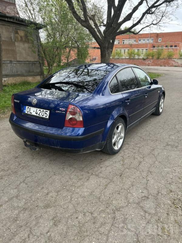 Zils Volkswagen Passat B5 2003 Bauska, ar dzinēja tilpumu 1.90 L un nobraukumu 396 tūkst. km par 1650 €, foto 2 vietnē AUTOMOTO.COM.LV