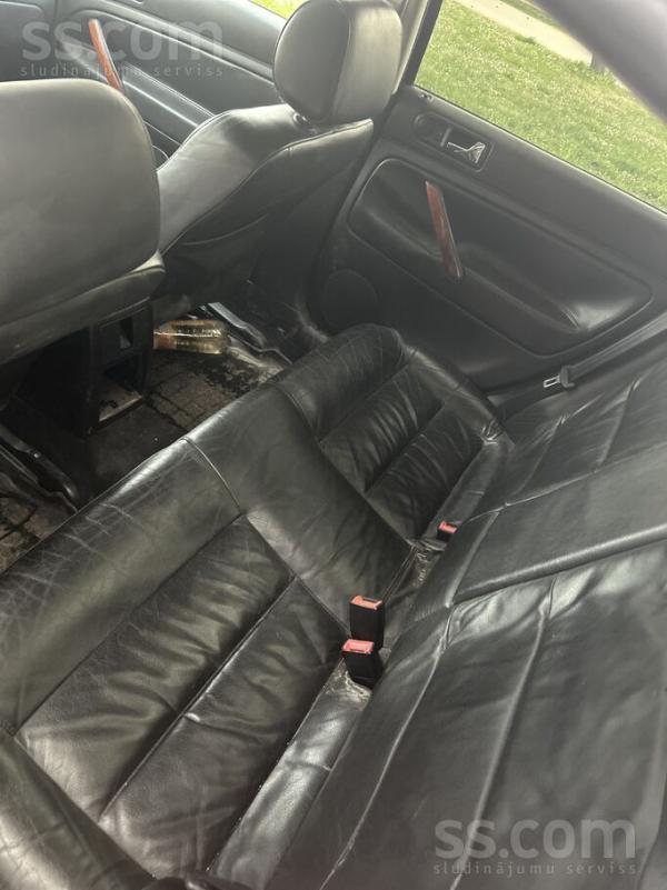 Zils Volkswagen Passat B5 2003 Bauska, ar dzinēja tilpumu 1.90 L un nobraukumu 396 tūkst. km par 1650 €, foto 5 vietnē AUTOMOTO.COM.LV
