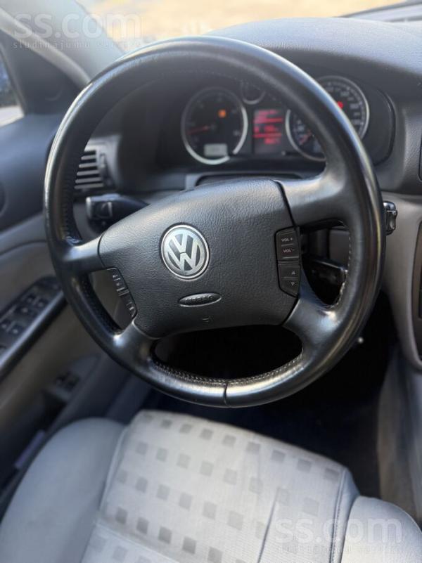 Blue Volkswagen Passat B5 2004 in Riga, with an engine capacity of 2.50 L and mileage of 262 thousand km for 1350 €, photo 6 on AUTOMOTO.COM.LV
