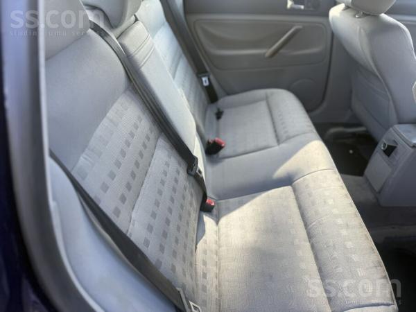 Blue Volkswagen Passat B5 2004 in Riga, with an engine capacity of 2.50 L and mileage of 262 thousand km for 1350 €, photo 10 on AUTOMOTO.COM.LV