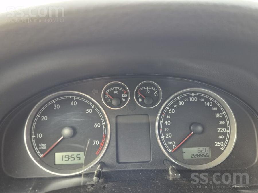 Zils Volkswagen Passat B5 2004 Rīga, ar dzinēja tilpumu 1.60 L un nobraukumu 229 tūkst. km par 1100 €, foto 8 vietnē AUTOMOTO.COM.LV